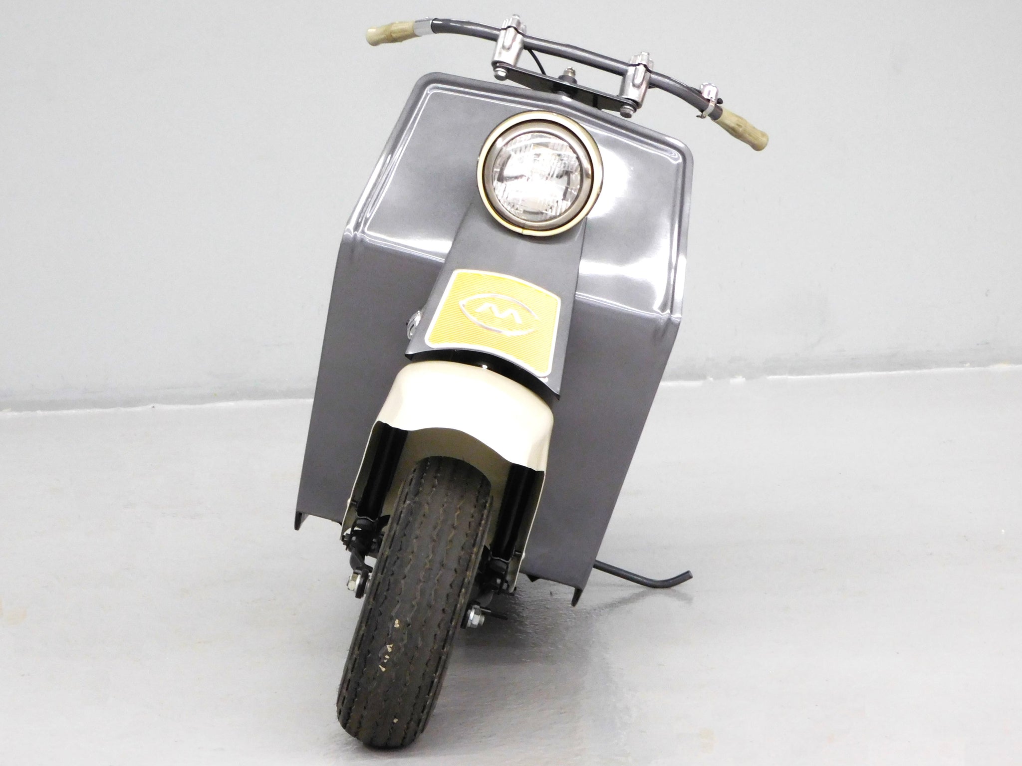 STK 10367 1961 Cushman Pacemaker – Auto Barn Classic Cars