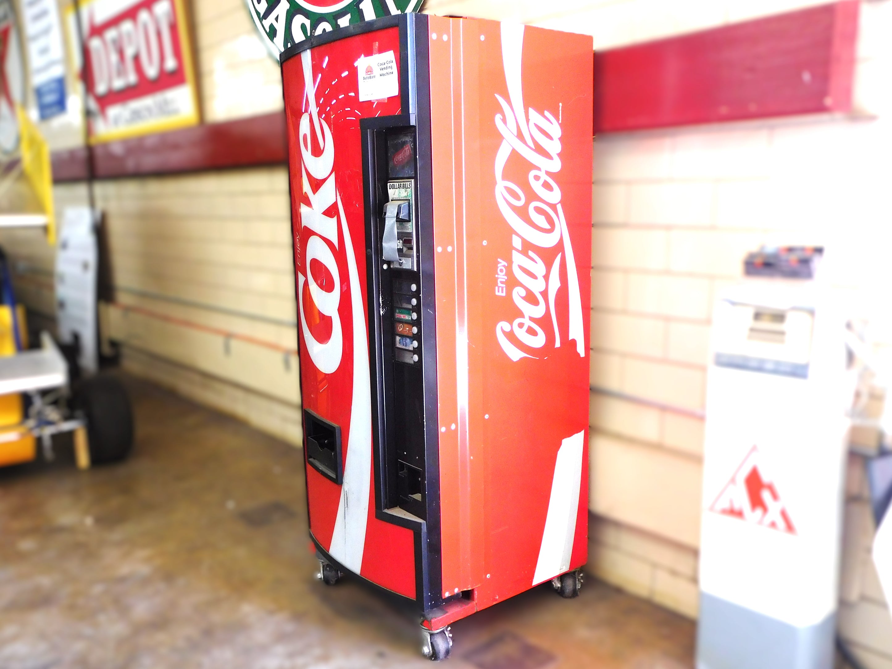 STK 10246 1980s Coca-Cola Vending Machine – Auto Barn Classic Cars