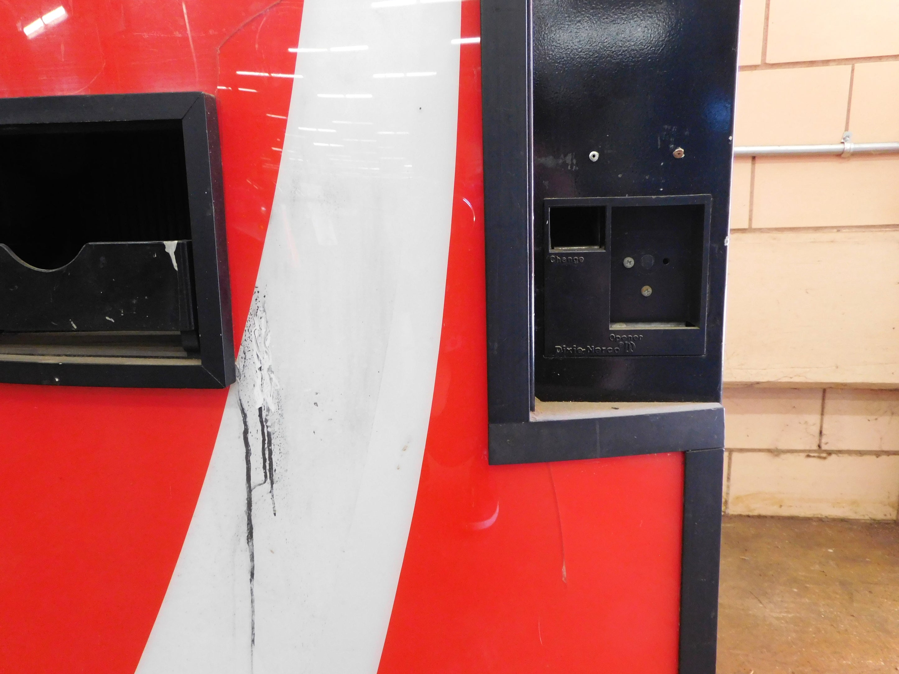 STK 10246 1980s Coca-Cola Vending Machine – Auto Barn Classic Cars