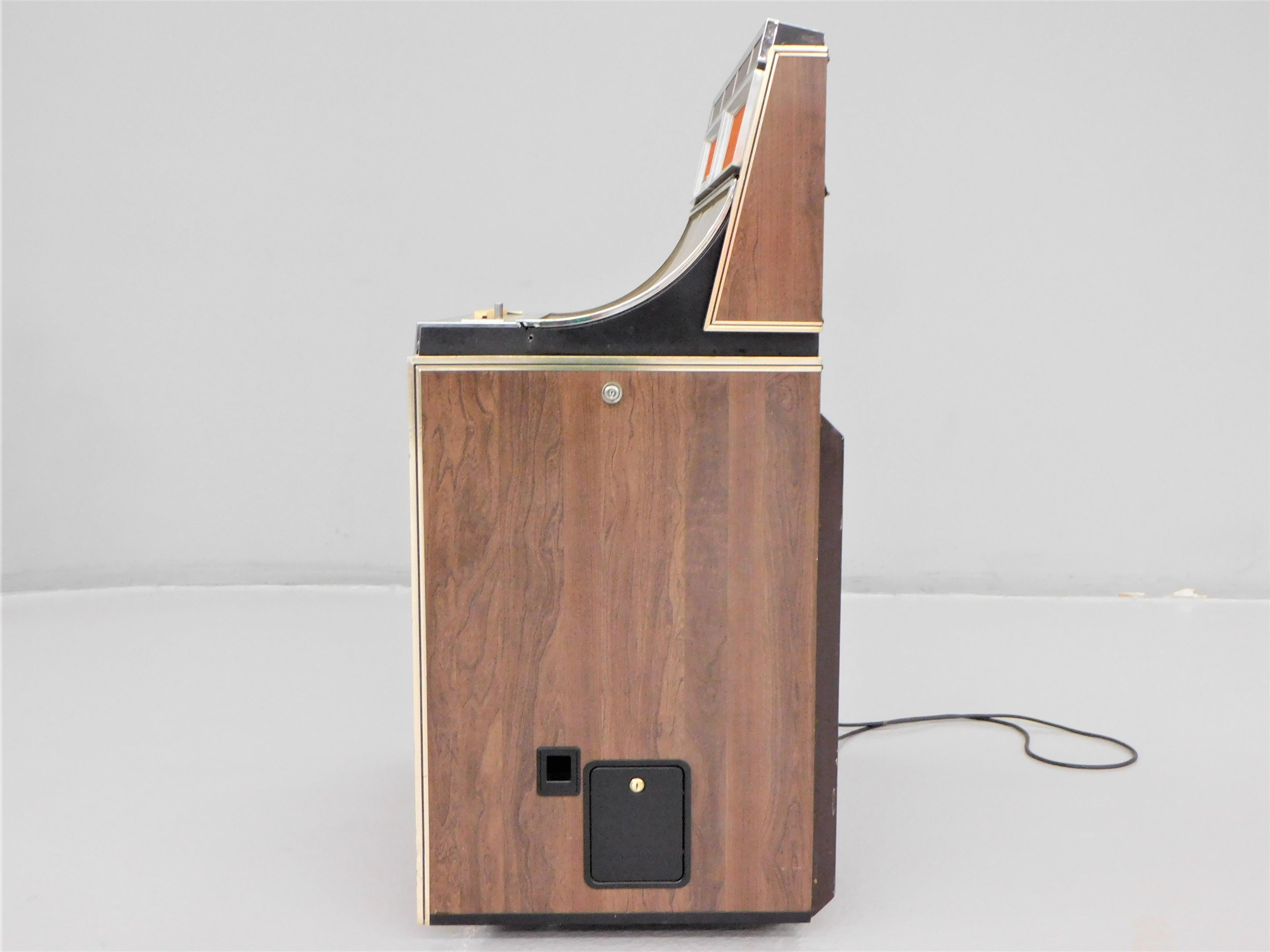 STK 10300 1964 Seeburg Jukebox – Auto Barn Classic Cars