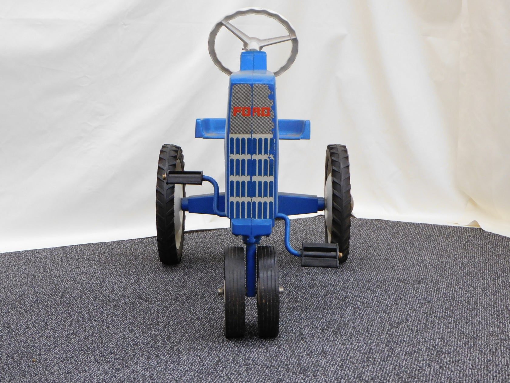 STK 10058 1968 Ford 8000 Pedal Tractor – Auto Barn Classic Cars