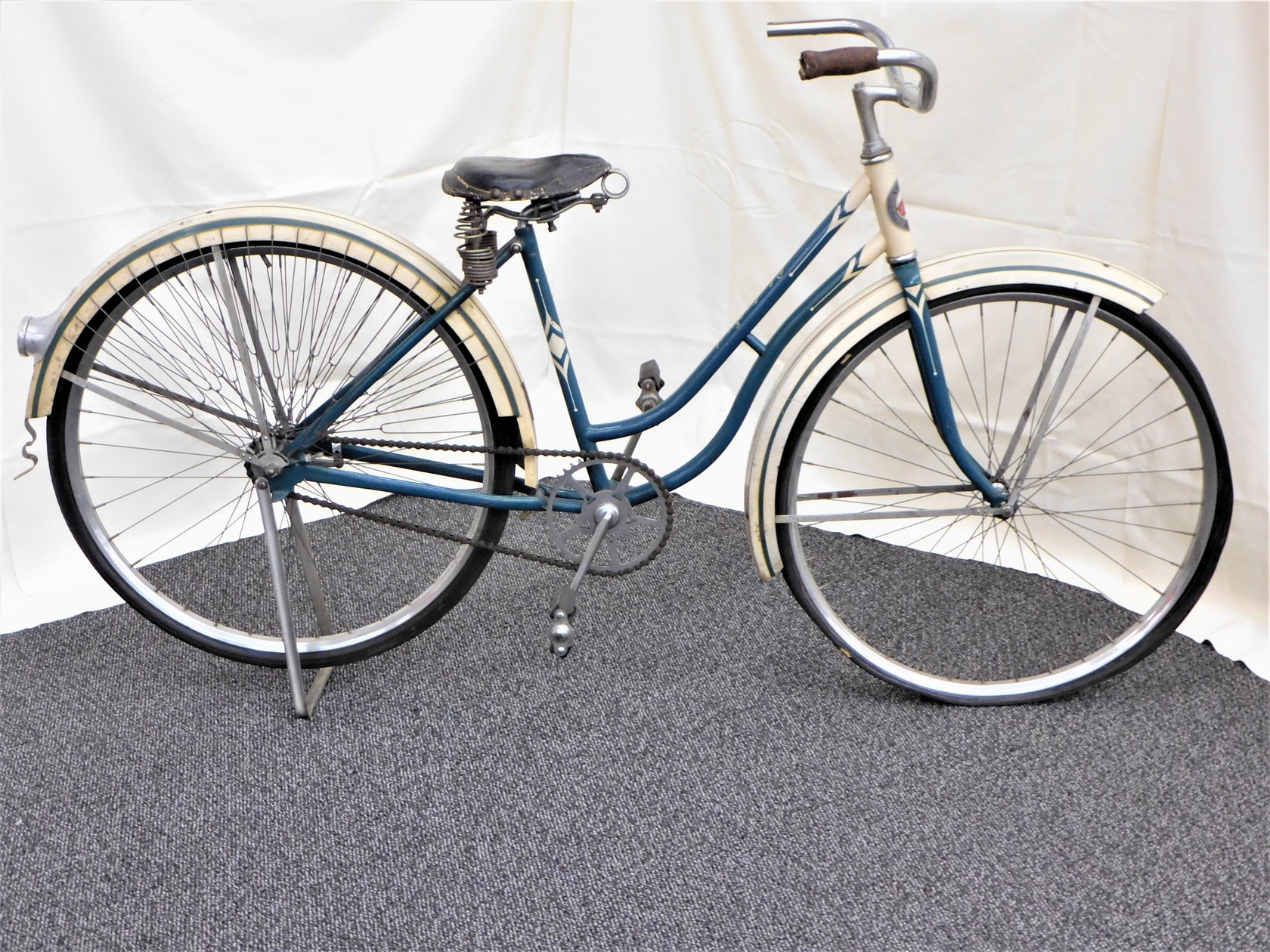 STK 10202 1943 Columbia Superb Bicycle – Auto Barn Classic Cars